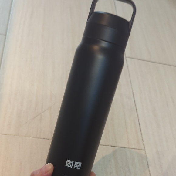 Uniqlo | Dining | Uniqlo Matte Black Insulated Bottle | Poshmark